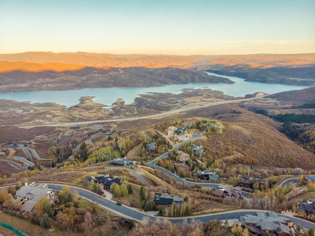 DRAMATIC JORDANELLE RESERVOIR AND DEER VALLEY VIEWS - SKI IN-SKI OUT ...