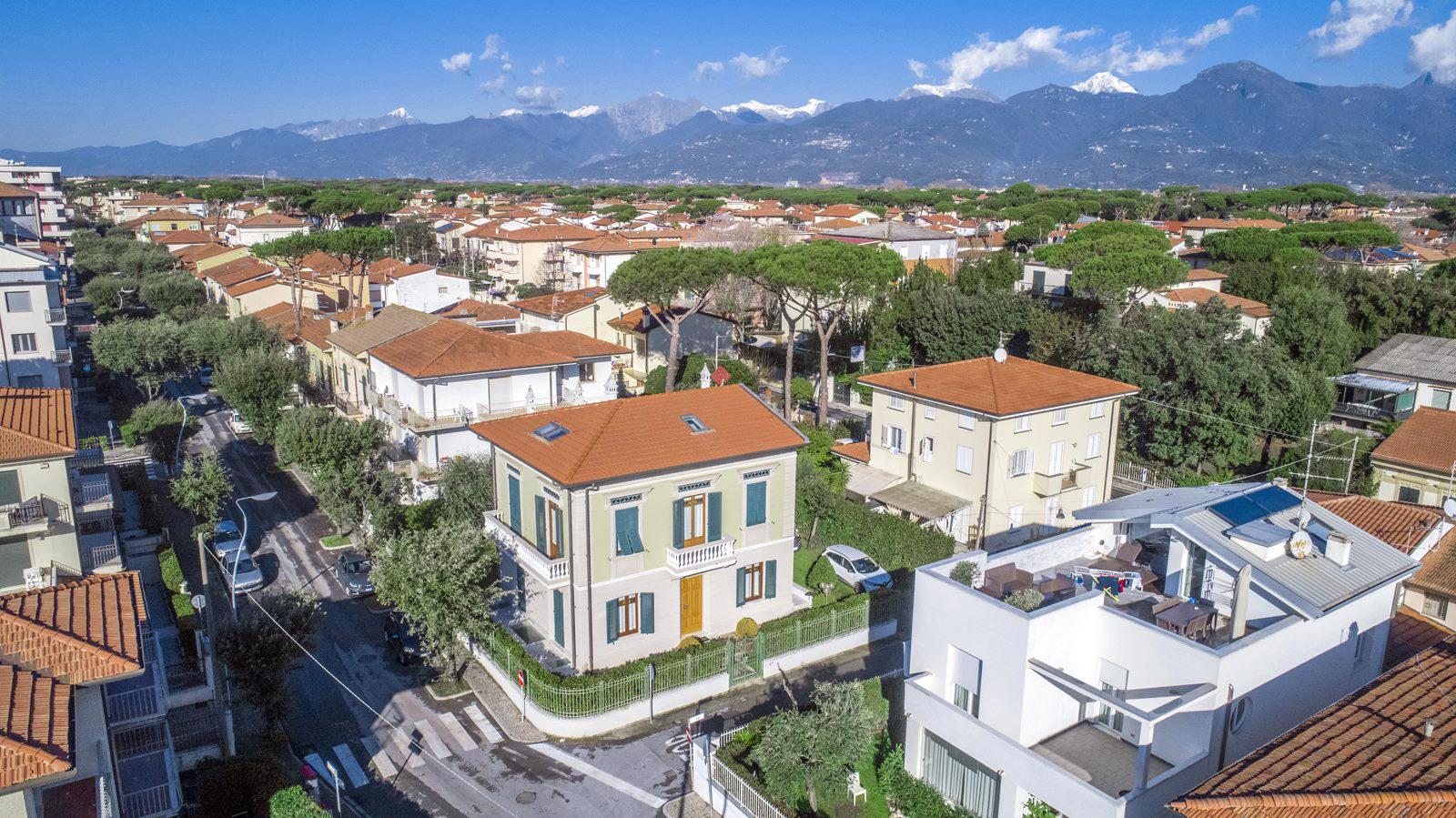LIBERTY VILLA IN LIDO DI CAMAIORE - TUSCANY | Italy Luxury Homes ...