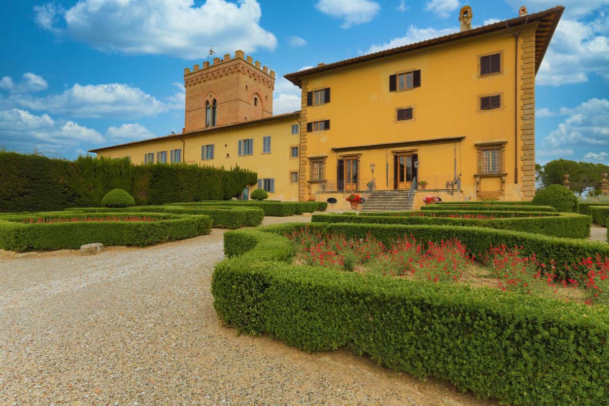 FANTASTIC HISTORIC VILLA IN SAN GIMIGNANO | Italy Luxury Homes ...