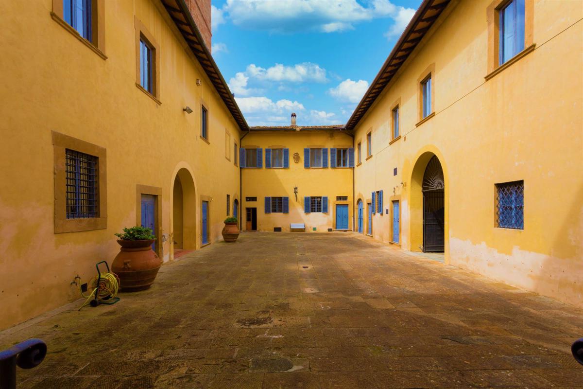 FANTASTIC HISTORIC VILLA IN SAN GIMIGNANO | Italy Luxury Homes ...