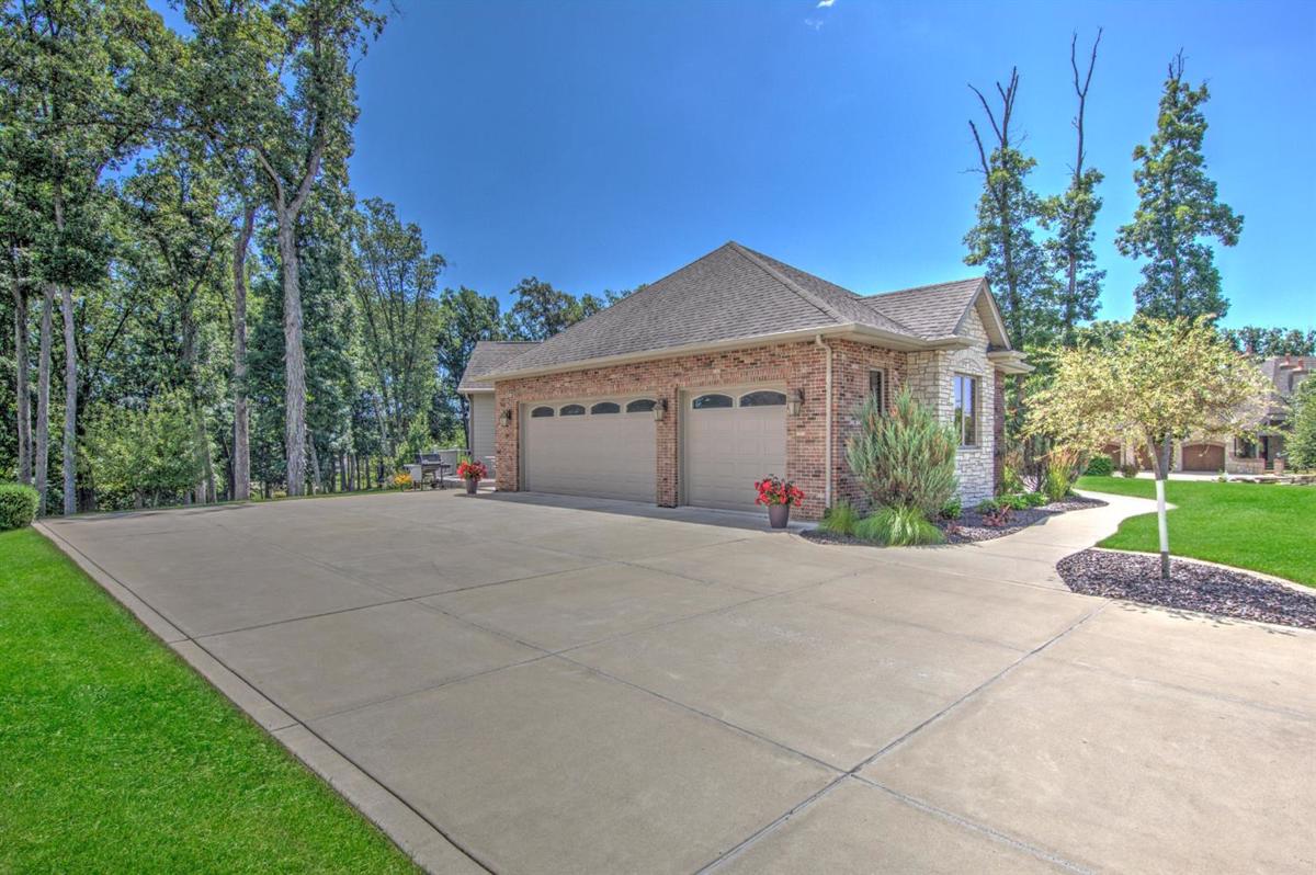 SPRAWLING CUSTOM BUILT RANCH | Indiana Luxury Homes | Mansions For Sale ...