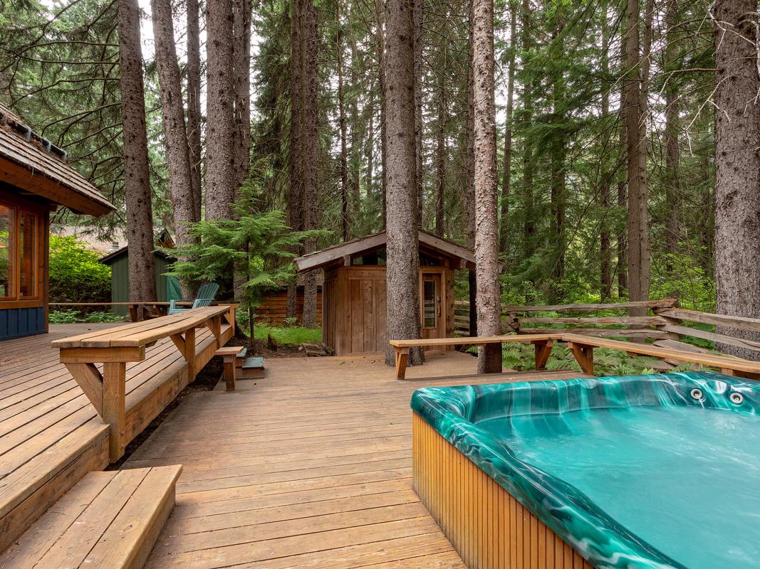 PRIVATE MOUNTAIN CABIN | British Columbia Luxury Homes | Mansions For ...