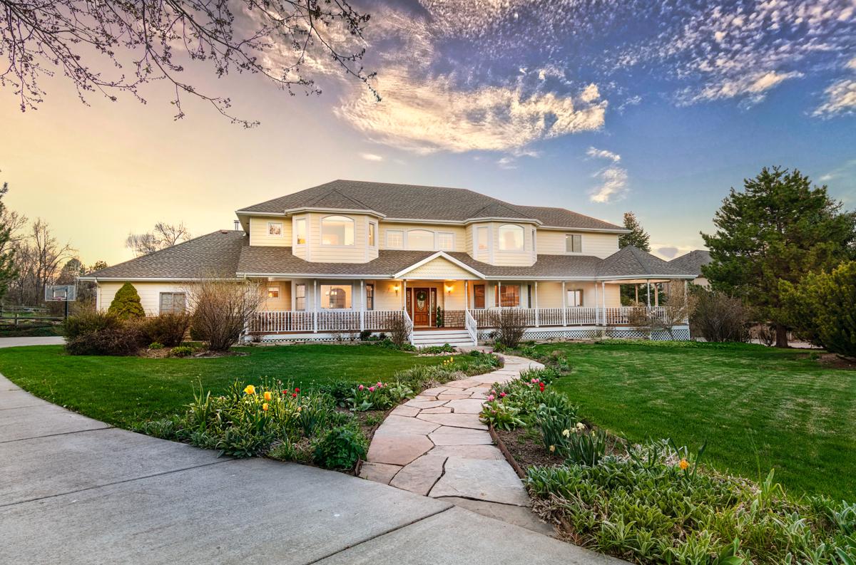 GORGEOUS MODERN FARMHOUSE RIGHT IN THE HEART OF TOWN! | Colorado Luxury ...