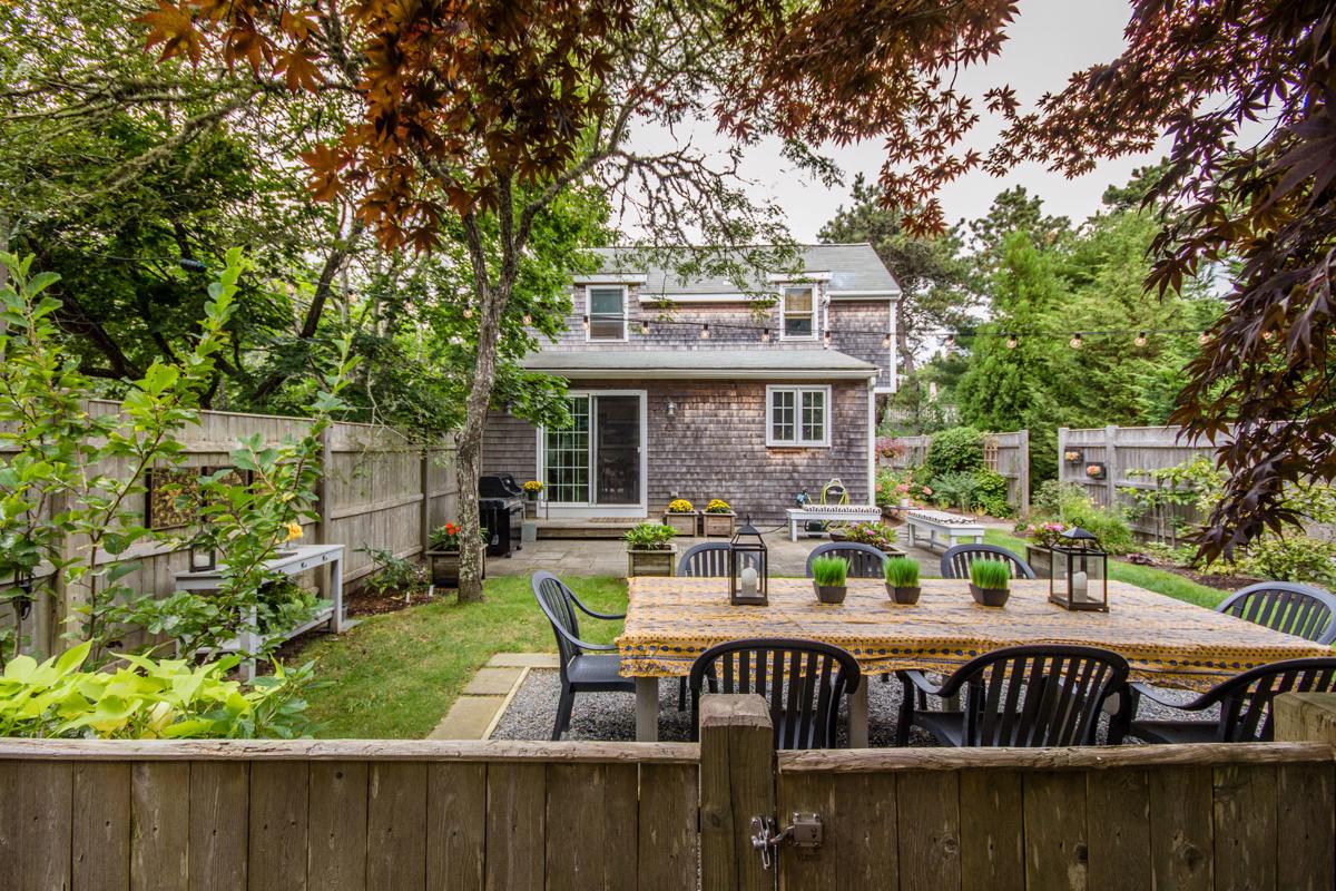 FAMILY COMPOUND PLUS RENTAL INCOME | Massachusetts Luxury Homes ...